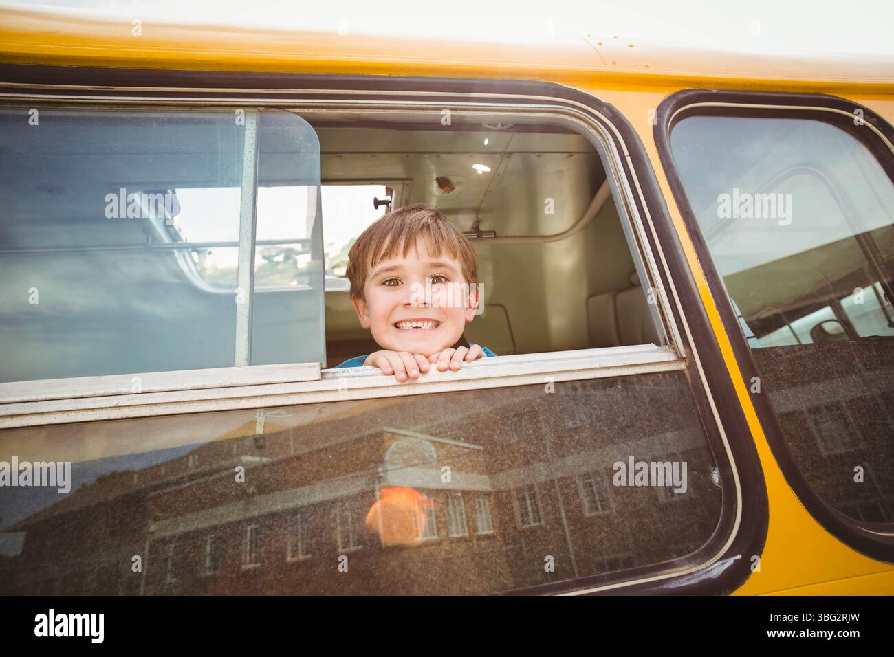 Boy white shirt bus hi-res stock photography and images - Alamy