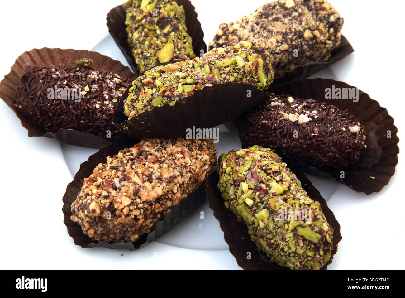 Chateau De Mediterranean Medjool Dates with Dark Chocolates and Nuts ...