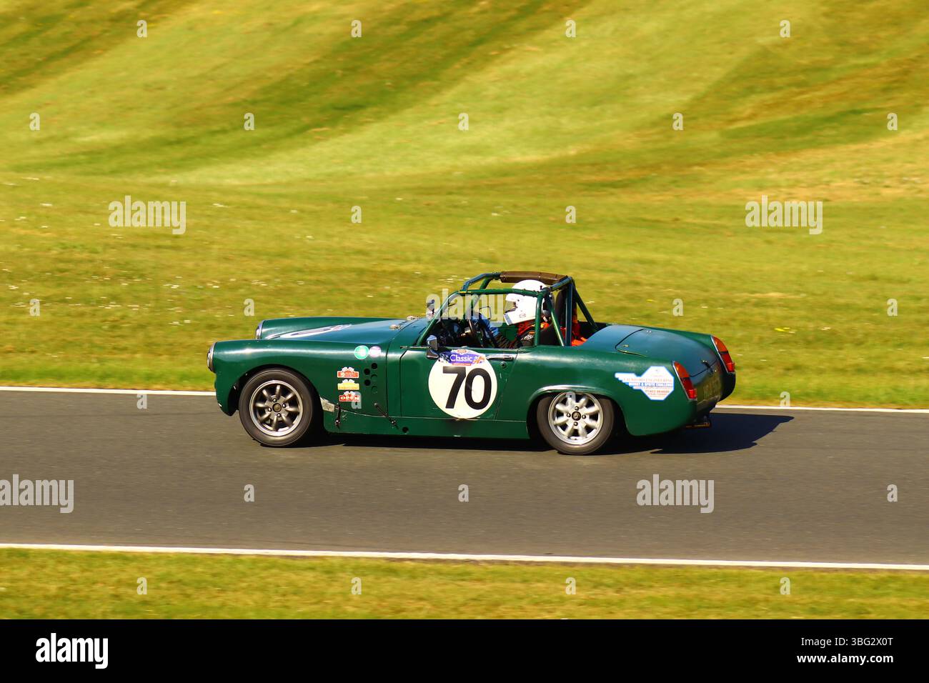 CLASSIC CAR CLUB RACING CADWELL PARK Stock Photo - Alamy