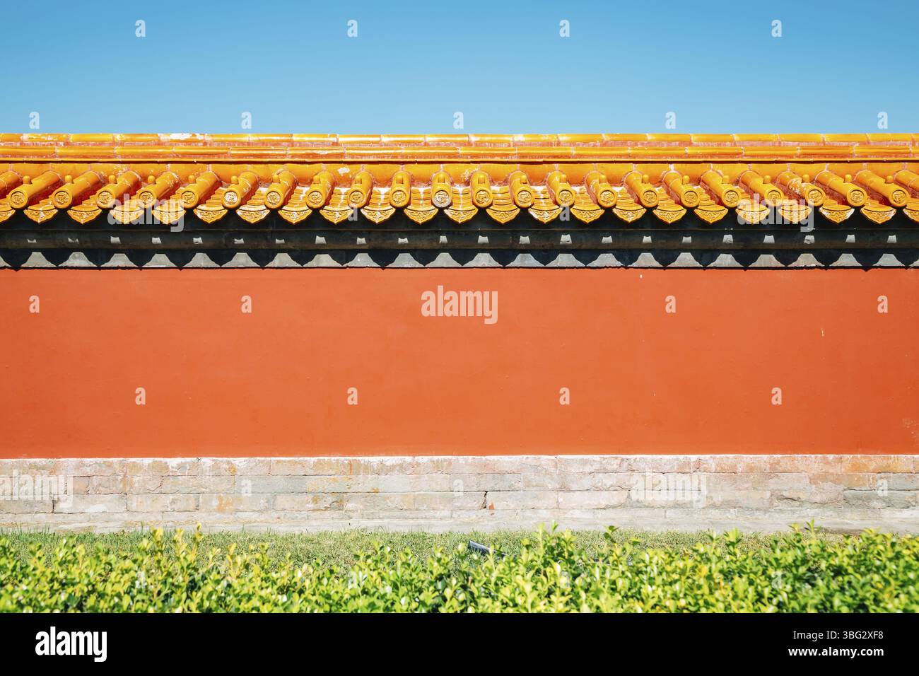 Chinese traditional wall background at Temple of Earth, Ditan Park in ...