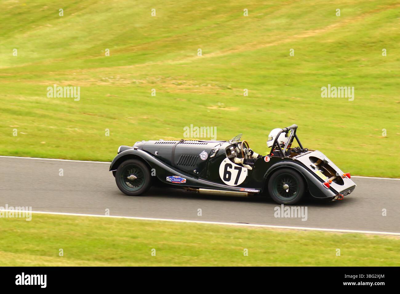 CLASSIC CAR CLUB RACING CADWELL PARK Stock Photo - Alamy