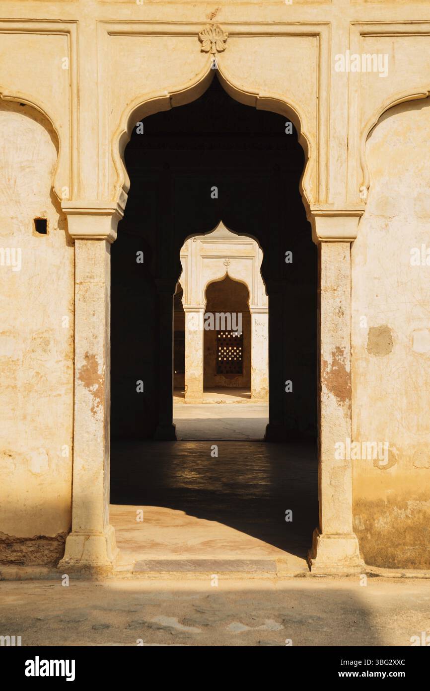 Door at Orchha Fort Raja Mahal in India Stock Photo - Alamy