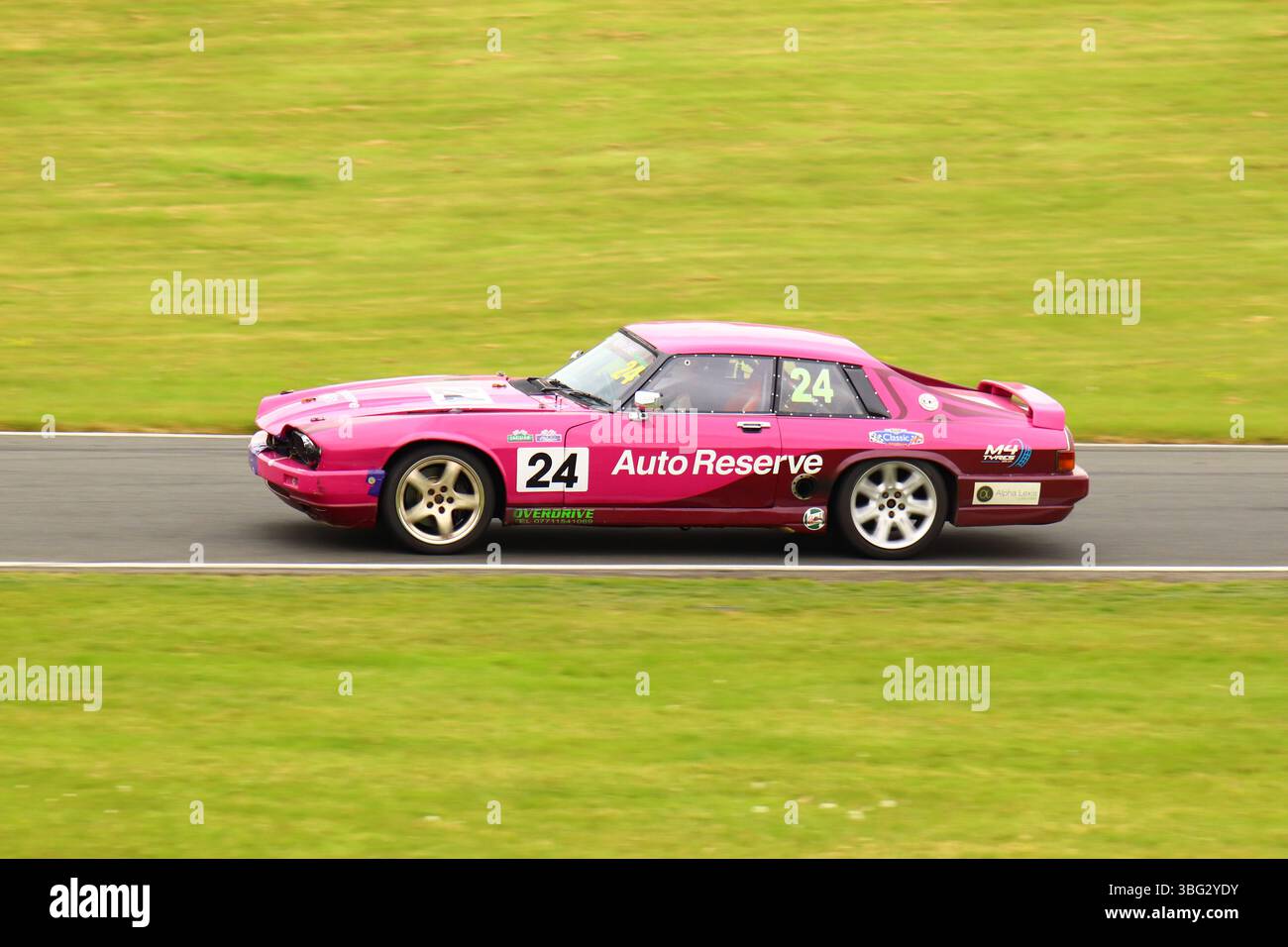 CLASSIC CAR CLUB RACING CADWELL PARK Stock Photo - Alamy