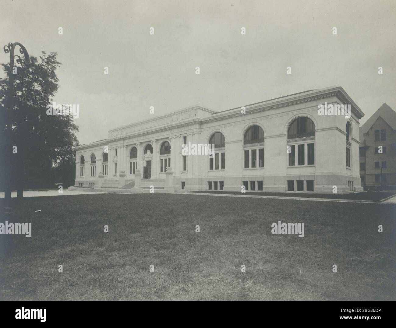 Photograph of the original Main (Carnegie) Library in Columbus, Ohio ...