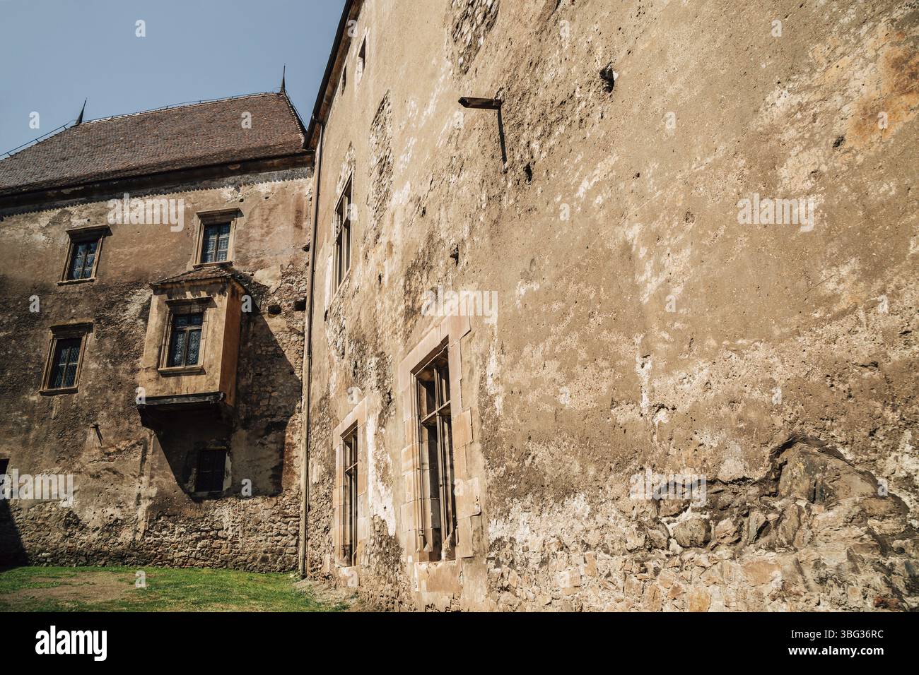 Medieval Corvin Castle (Hunyad Castle) in Hunedoara, Romania, Europe ...