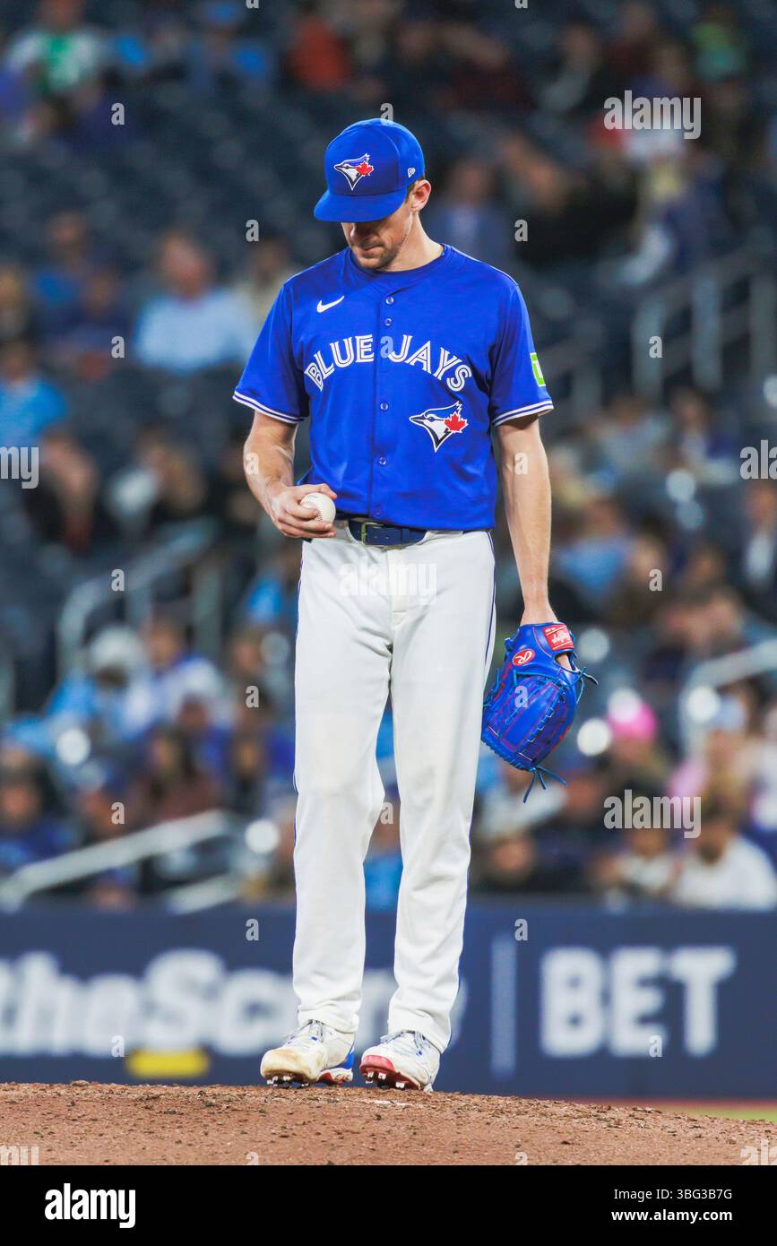TORONTO, ON - MAY 20: Toronto Blue Jays pitcher Chris Bassitt (40) is ...