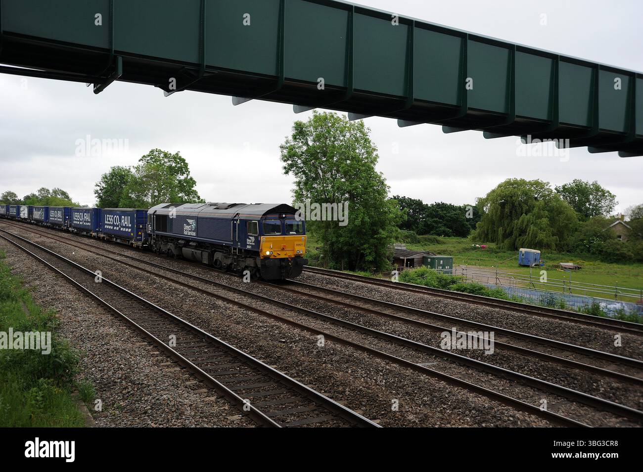 "66421" at Magor with a Daventry - Wentloog Tesco train Stock Photo - Alamy