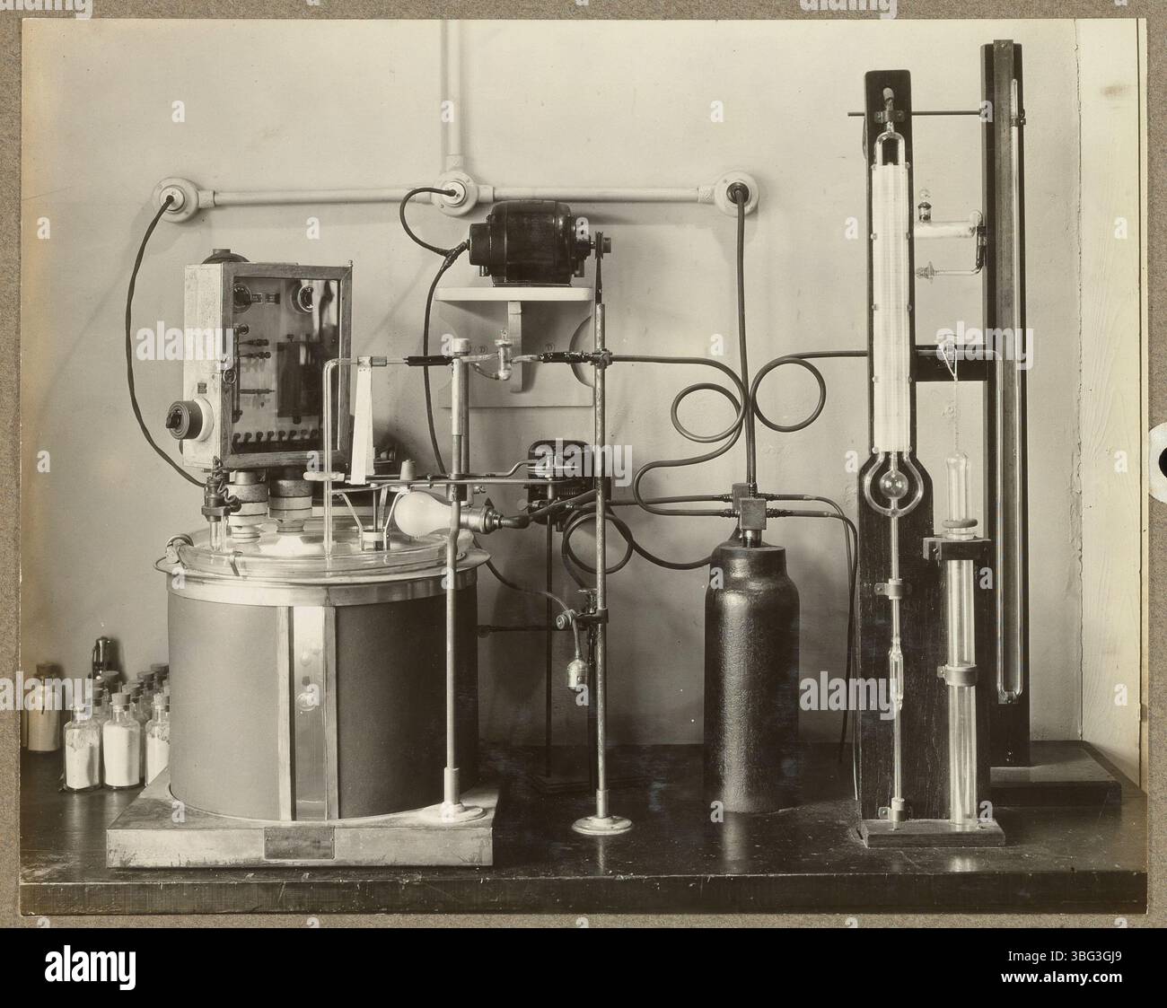 Apparatus used at Arlington Experimental Farm around 1928 to measure ...