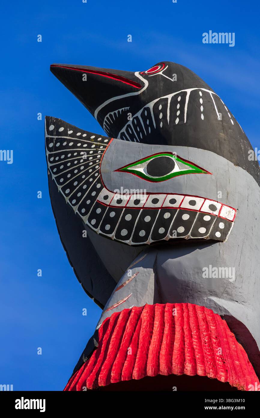 Knowledge Totem Pole, Parliament Building, Victoria, Vancouver Island ...