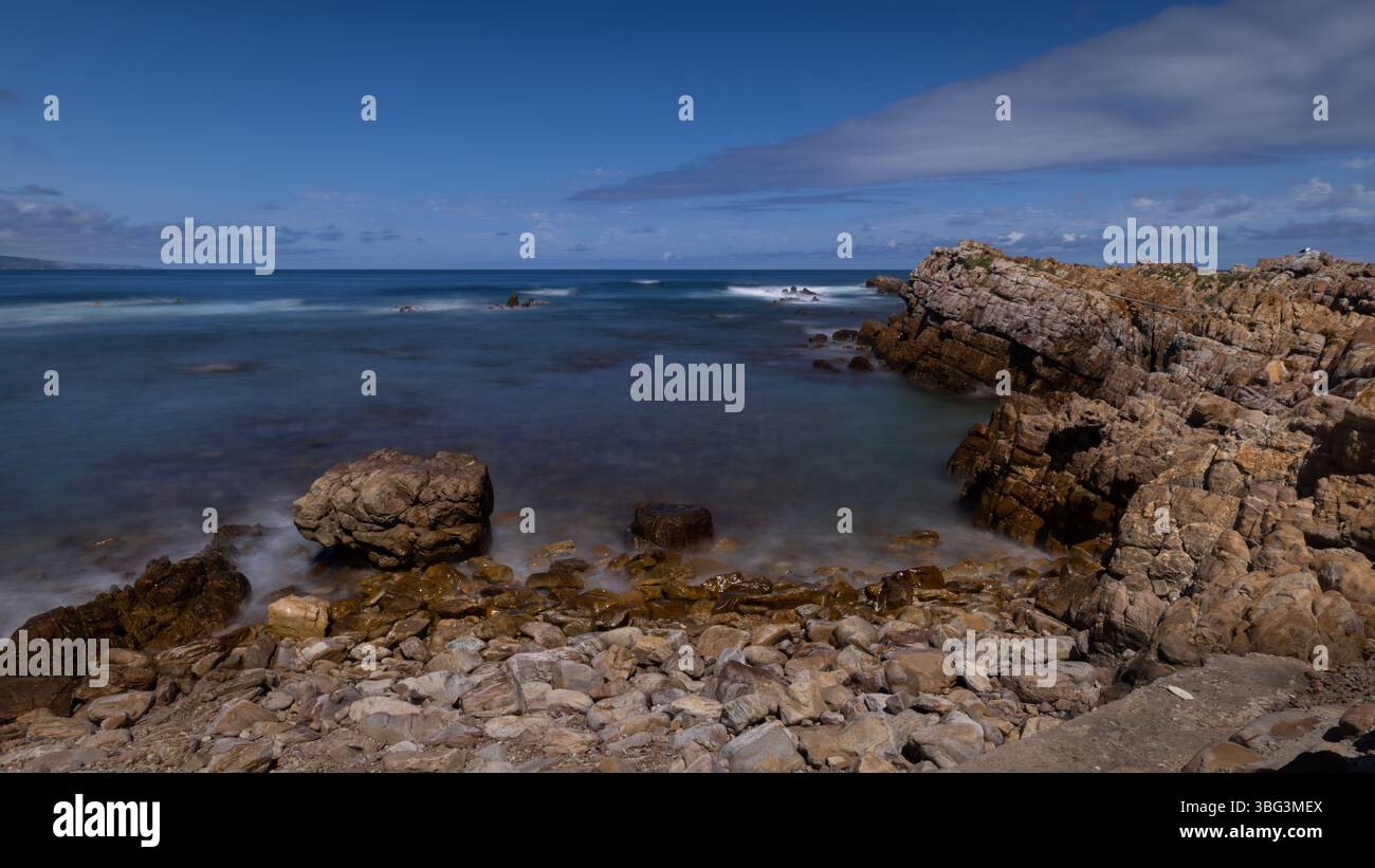 Nature scene beach rocky coastline hi-res stock photography and images ...