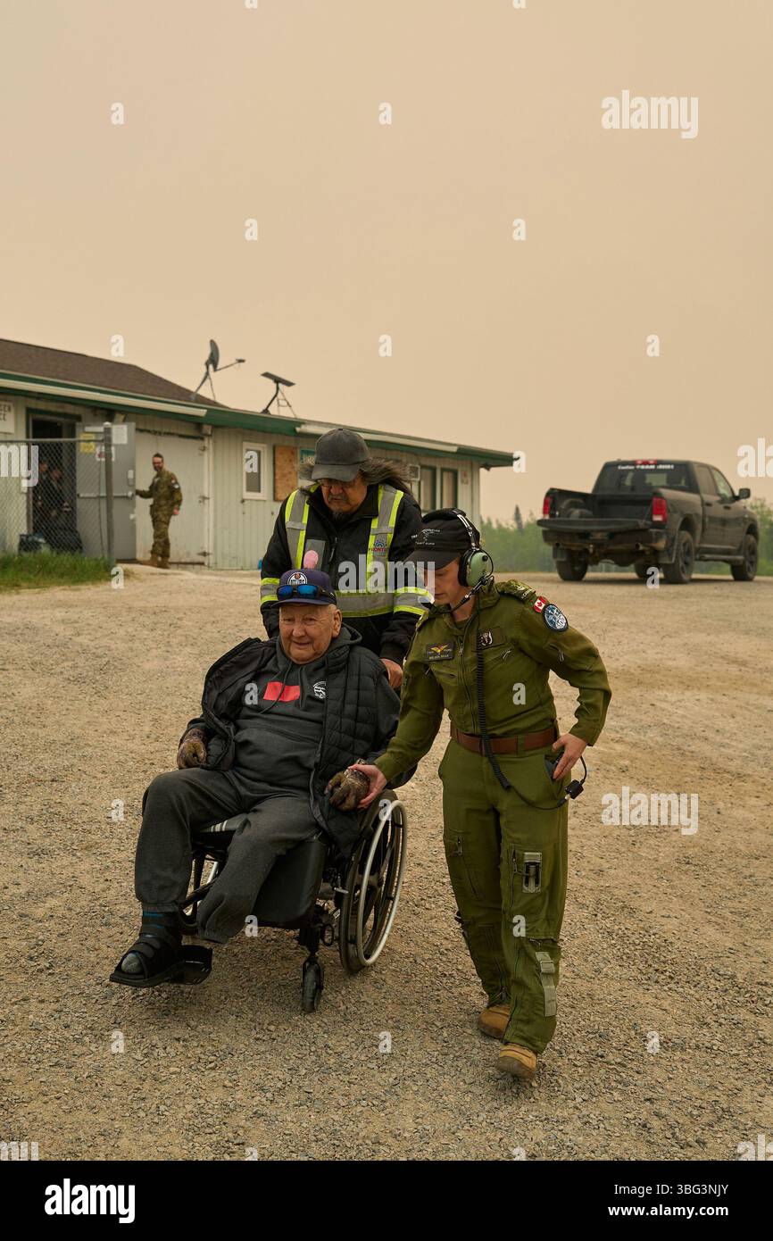 Royal Canadian Air Force Maj. Melissa Gear helps evacuate Jacob ...