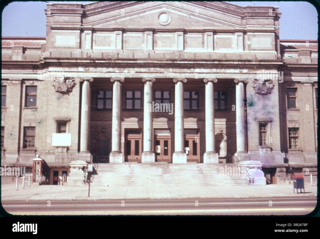 Memorial Hall, built from 1905-1906 by architect Frank Packard ...