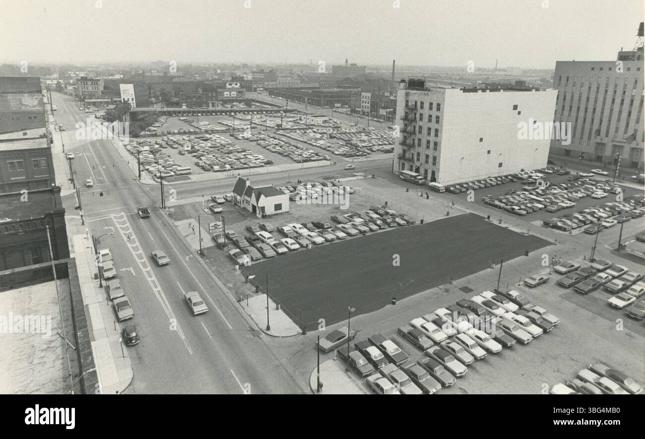 This 1974 view of North Front Street in downtown Columbus shows the ...