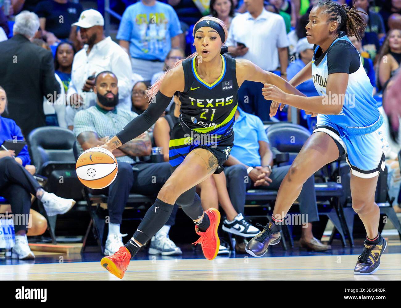 ARLINGTON, TX - MAY 31: Dallas Wings guard DiJonai Carrington (21 ...