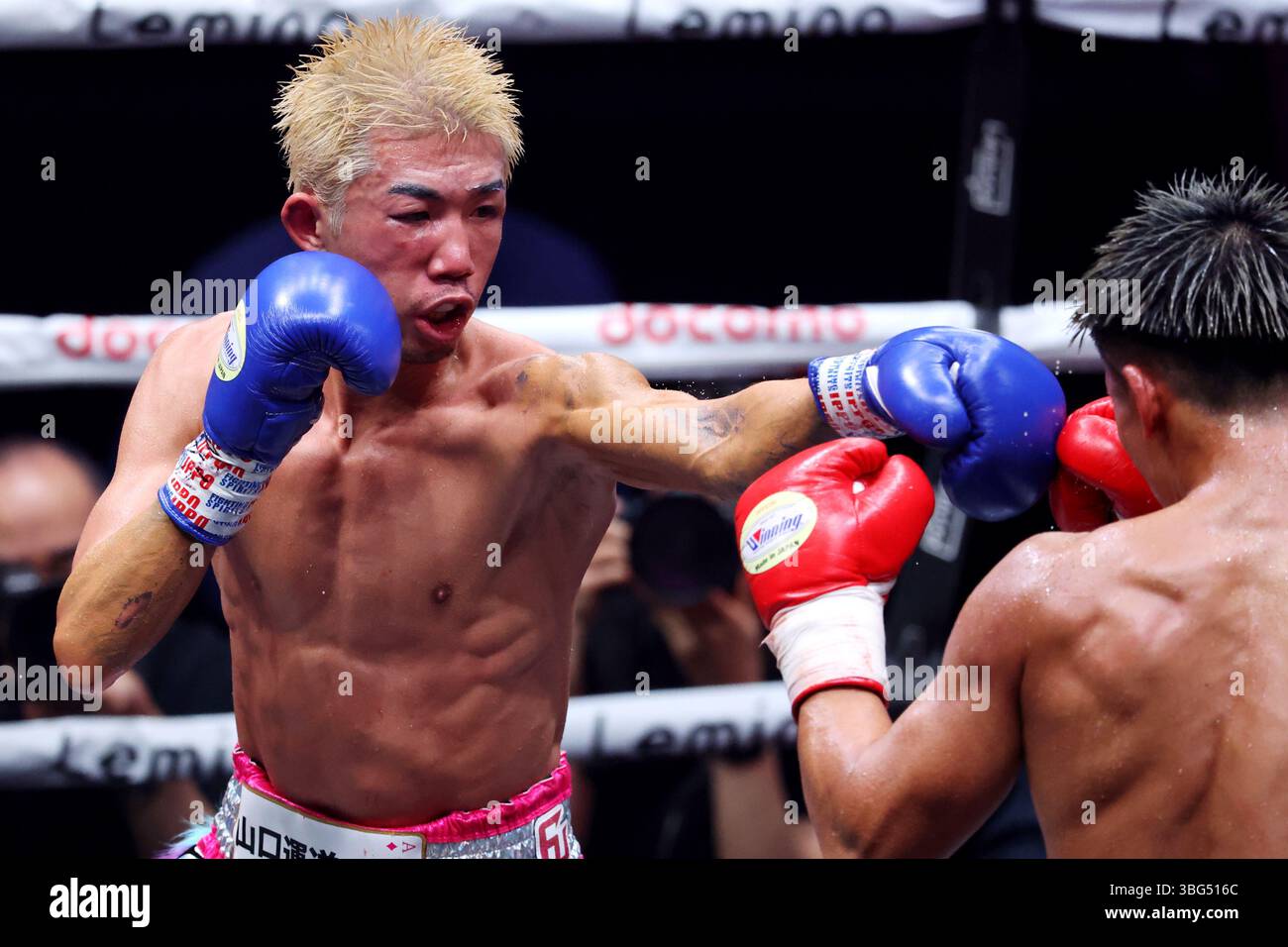 Kanagawa, Japan. 28th May, 2025. (L-R) Yuna Hara, Tsubasa Narai Boxing ...