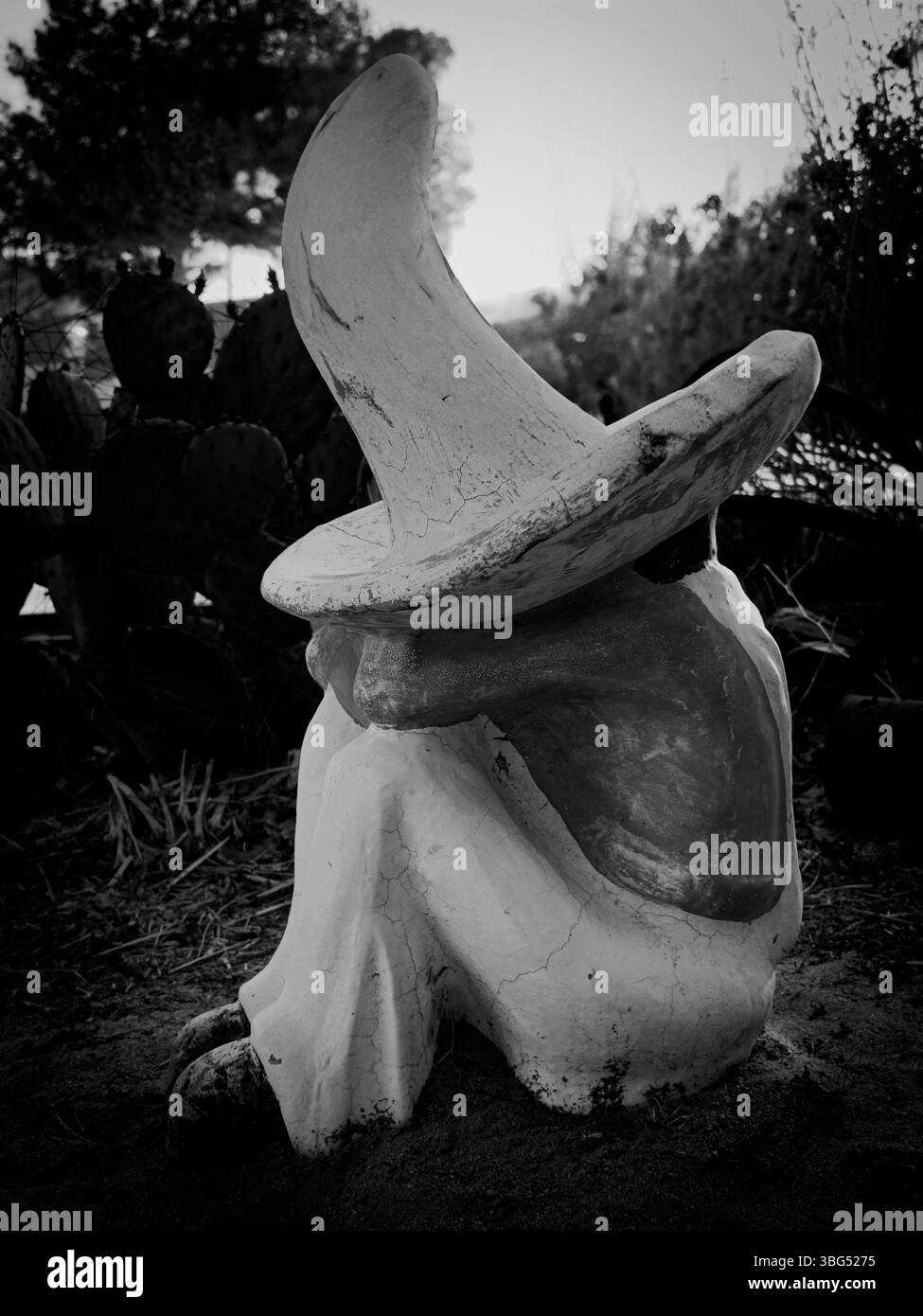 Rustic garden art Black and White Stock Photos & Images - Alamy