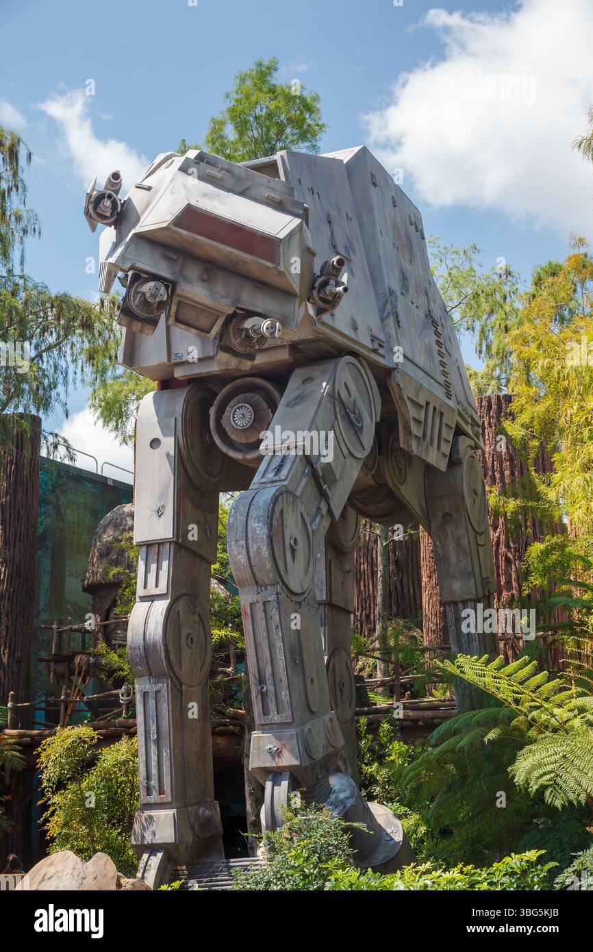 An Imperial Walker from Star Wars at Galaxy Edge in Disney Hollywood ...