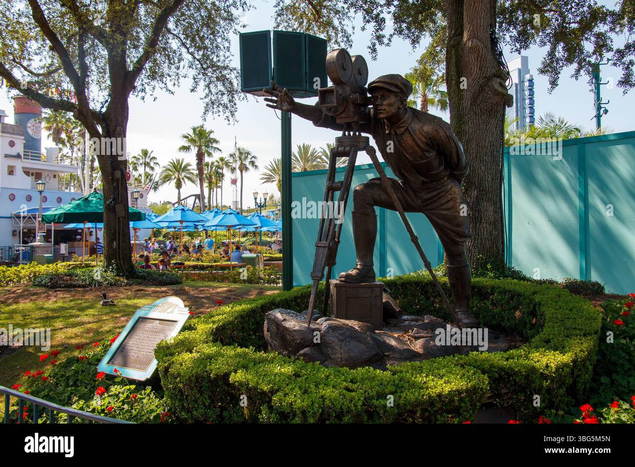 A retro Film maker bronze statue in Disney Hollywood Studios amusement ...