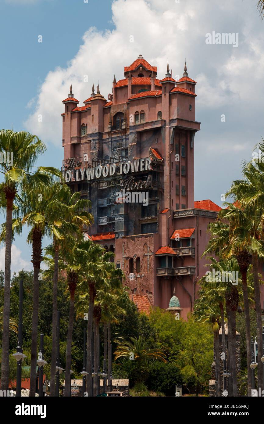 The Twilight Zone Tower of terror ride in Disney Hollywood Studios ...