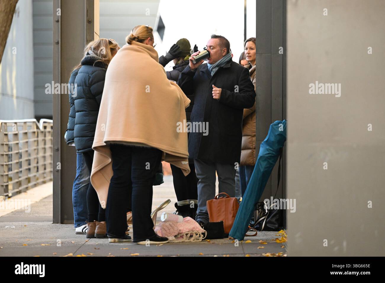Morwell, Australia. 04th June, 2025. Members of the public line up ...