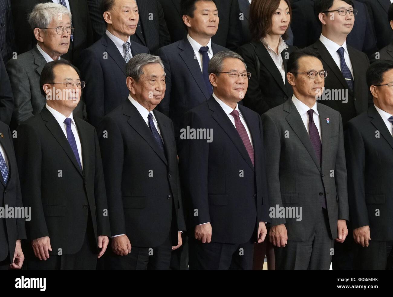 Former Japanese House of Representatives Speaker Yohei Kono (front, 2nd ...