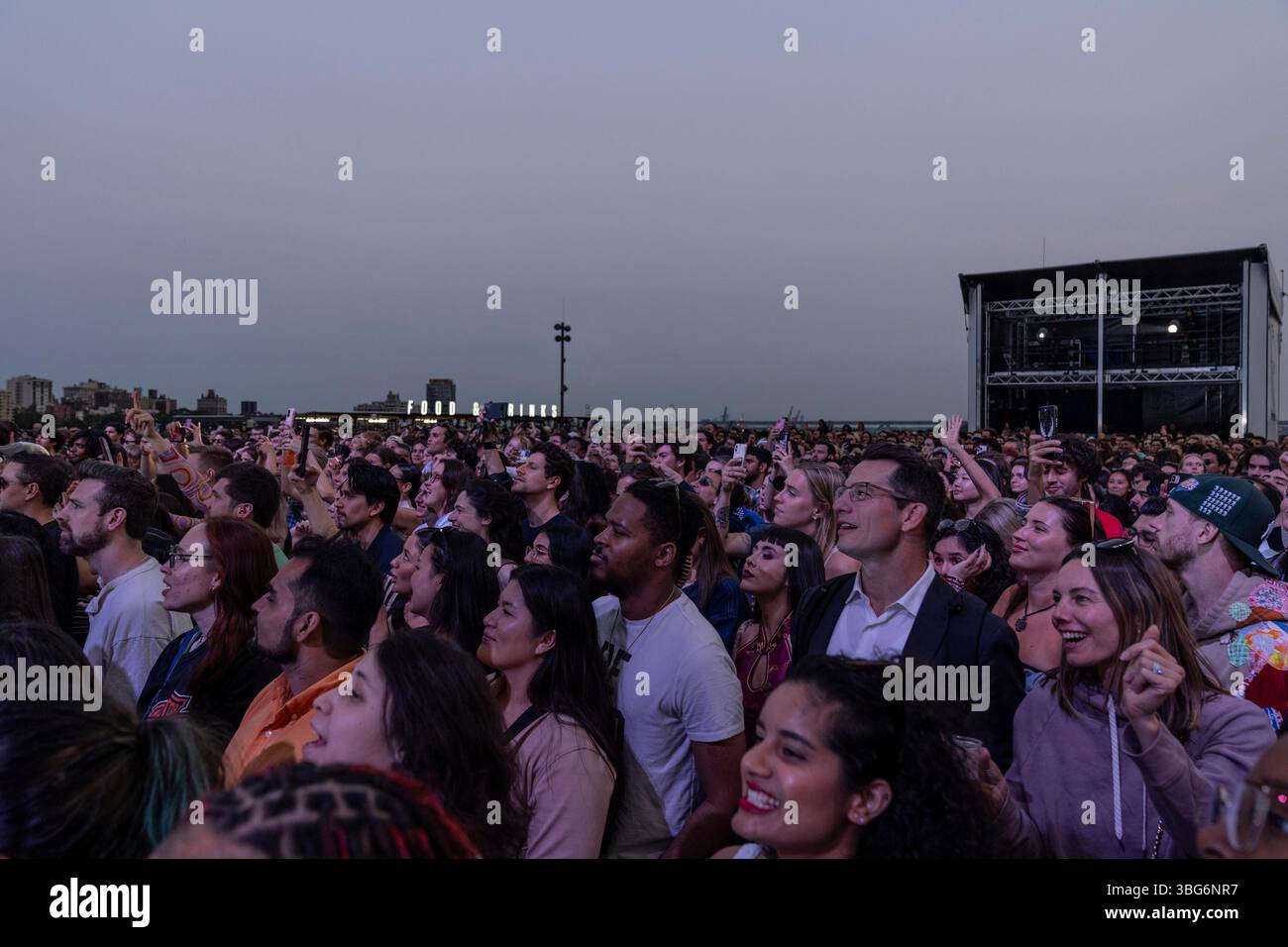 New York, NY, June 3, 2025: Huge crowd of fans attend concert by The ...