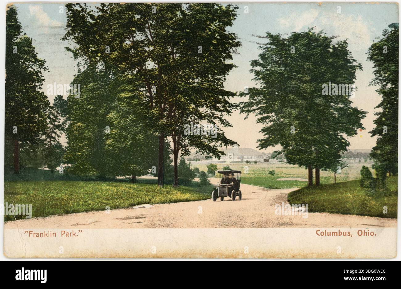 This postcard features Franklin Park in Columbus, Ohio, showing the ...
