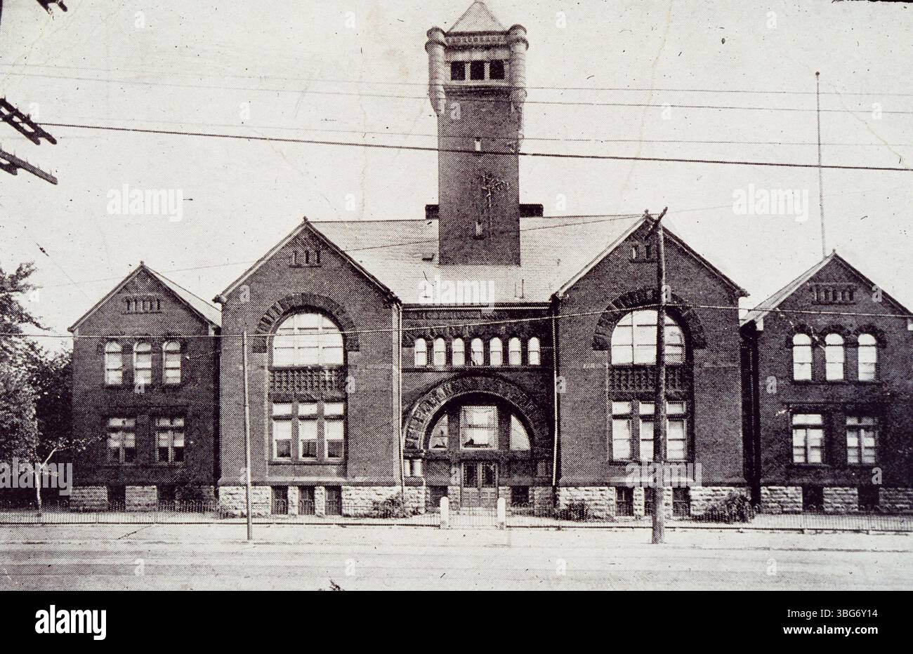 Photograph of Mt. Vernon Avenue Elementary School, opened in 1888 and ...