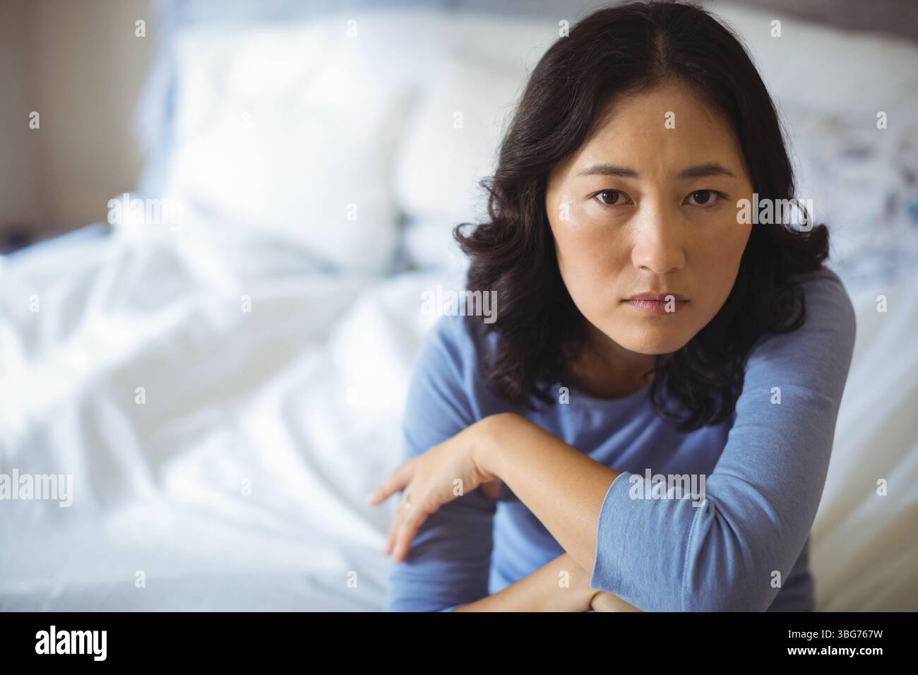 Asian woman mature hi-res stock photography and images - Alamy
