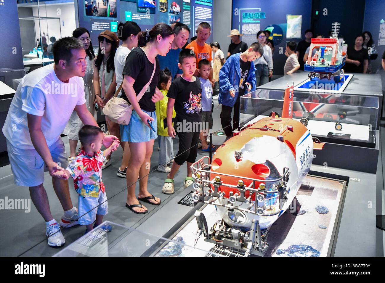 **CHINESE MAINLAND, HONG KONG, MACAU AND TAIWAN OUT** Children visit ...