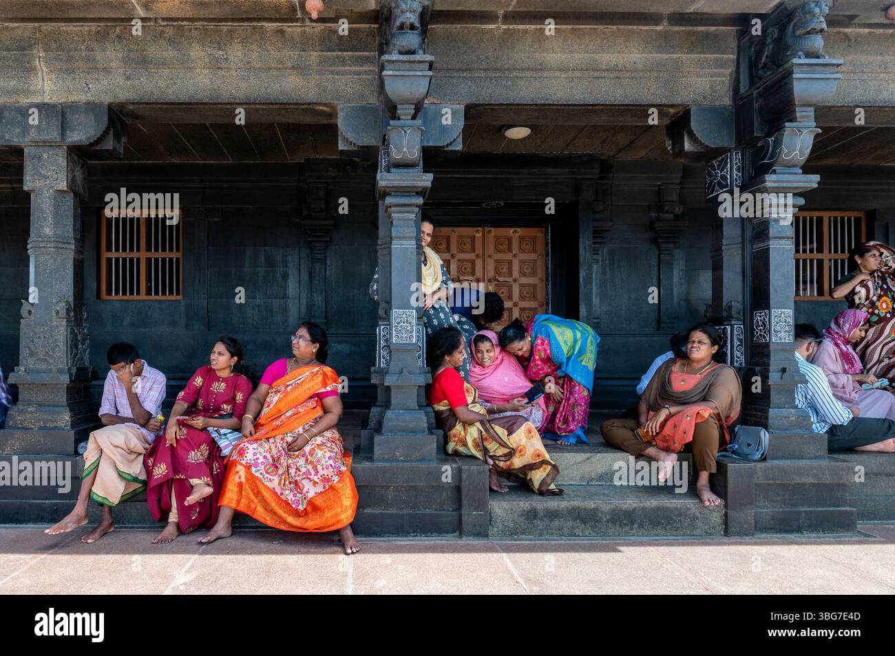 Swami Vivekananda Rock Memorial in front of Kanyakumari Stock Photo - Alamy