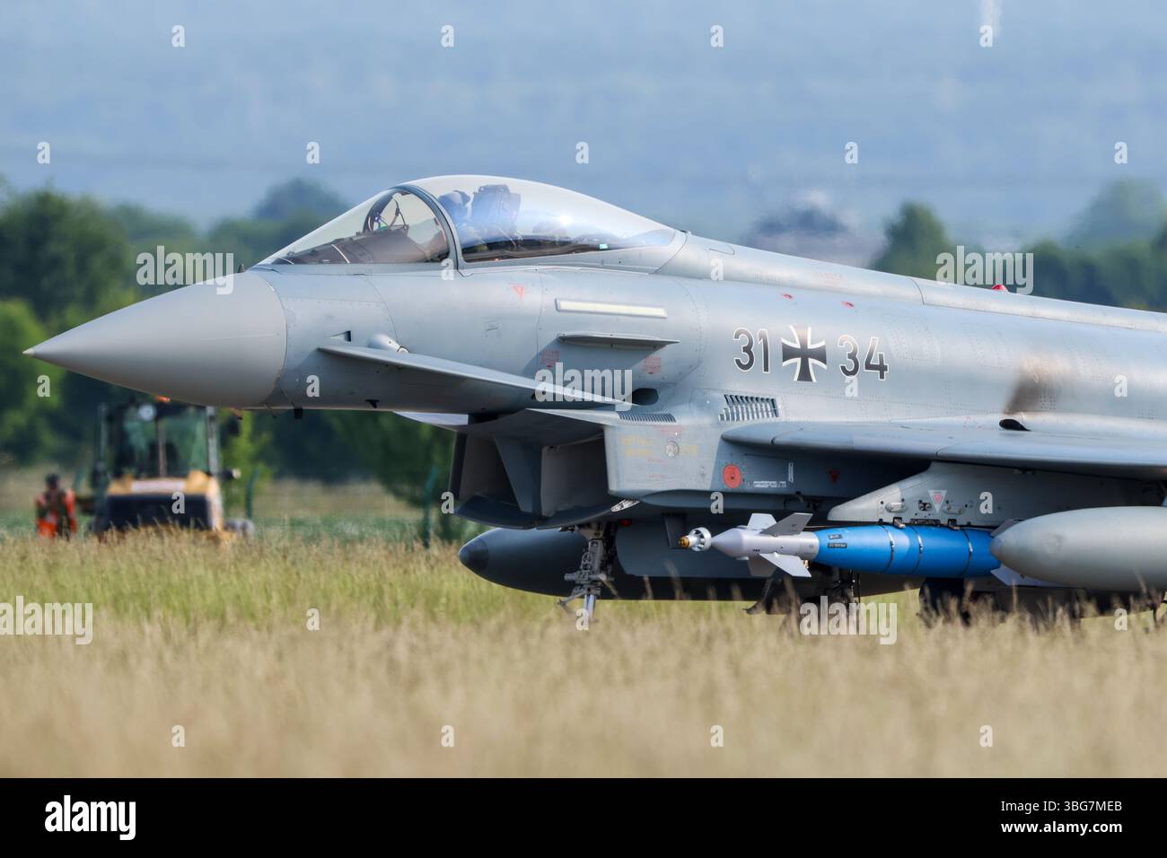 04 June 2025, North Rhine-Westphalia, Nörvenich: An air force ...