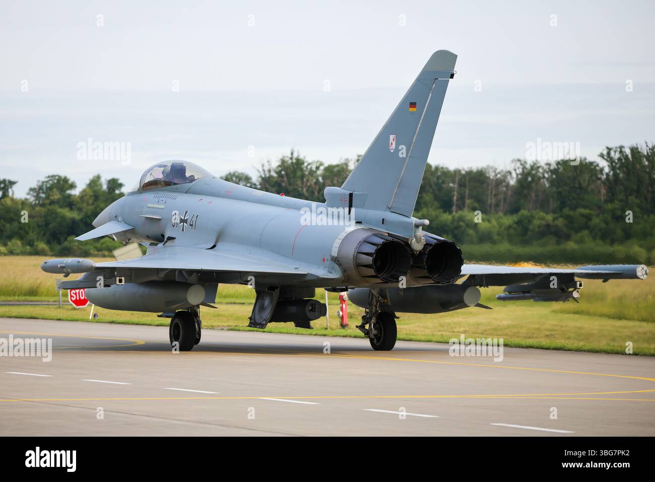 04 June 2025, North Rhine-Westphalia, Nörvenich: An Air Force ...