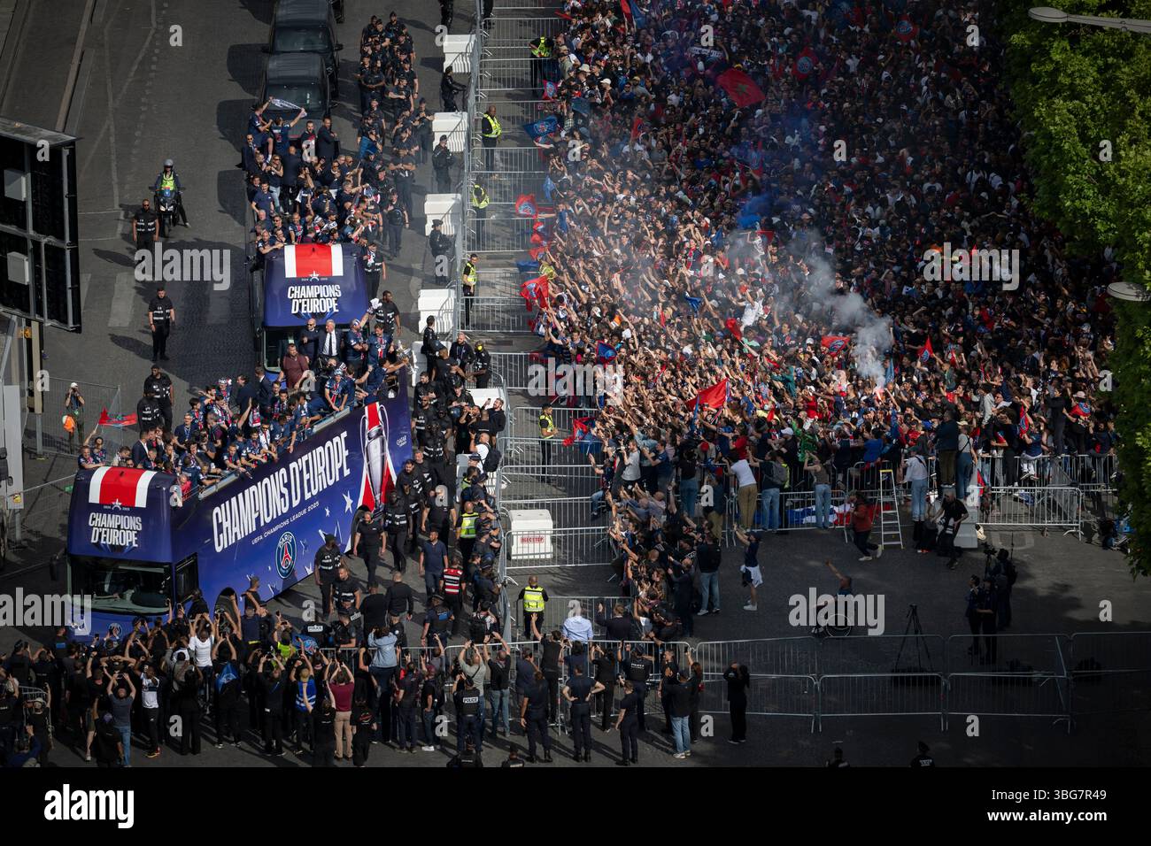 Paris, France. 01st June, 2025. Paris Saint-Germain's supporters wave ...