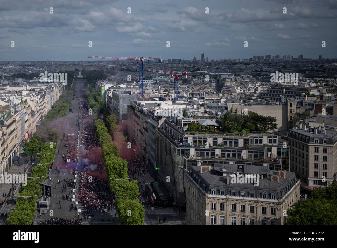 Paris, France. 01st June, 2025. Paris Saint-Germain's supporters wave ...