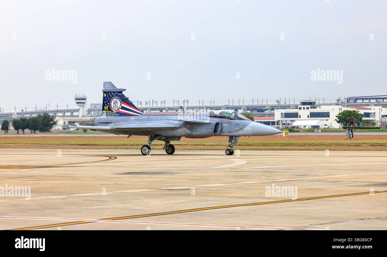 Saab JAS 39 Gripen light single-engine supersonic multirole fighter at ...