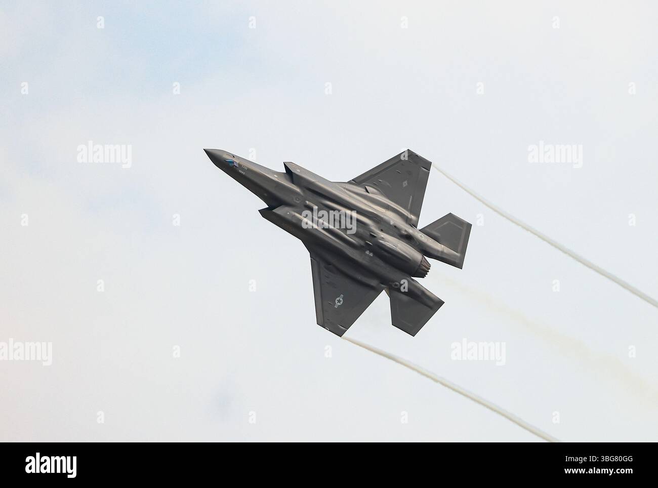 Lockheed Martin F35 Lightning II Multirole strike fighter at airshow in ...