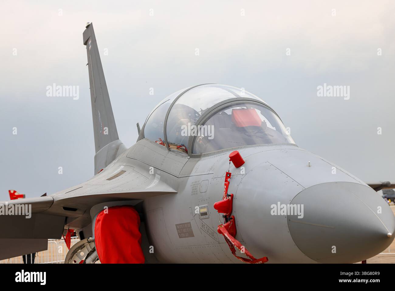 KAI T-50 Golden Eagle supersonic advanced jet trainer, light combat ...