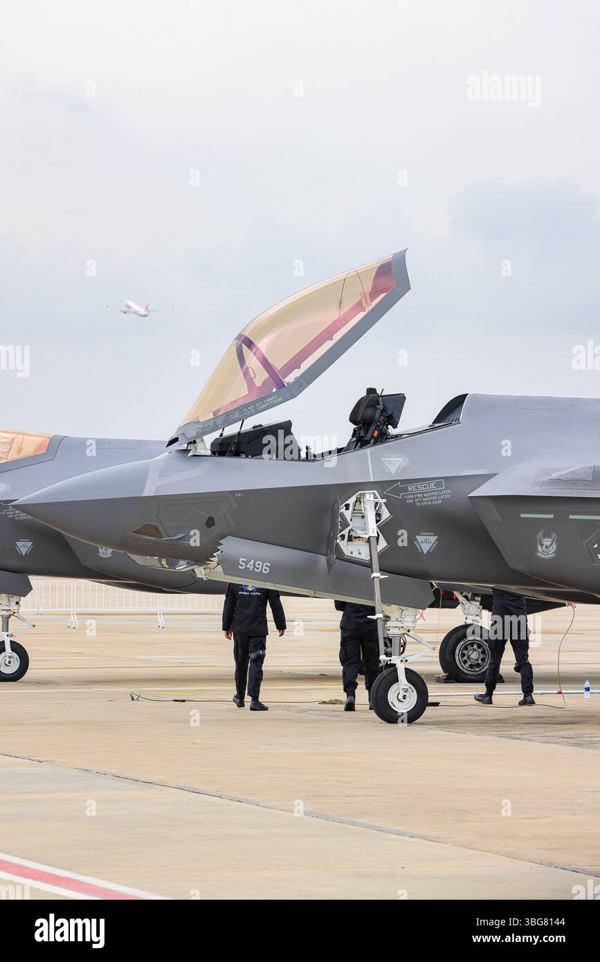 Lockheed Martin F35 Lightning II Multirole strike fighter at airshow in ...