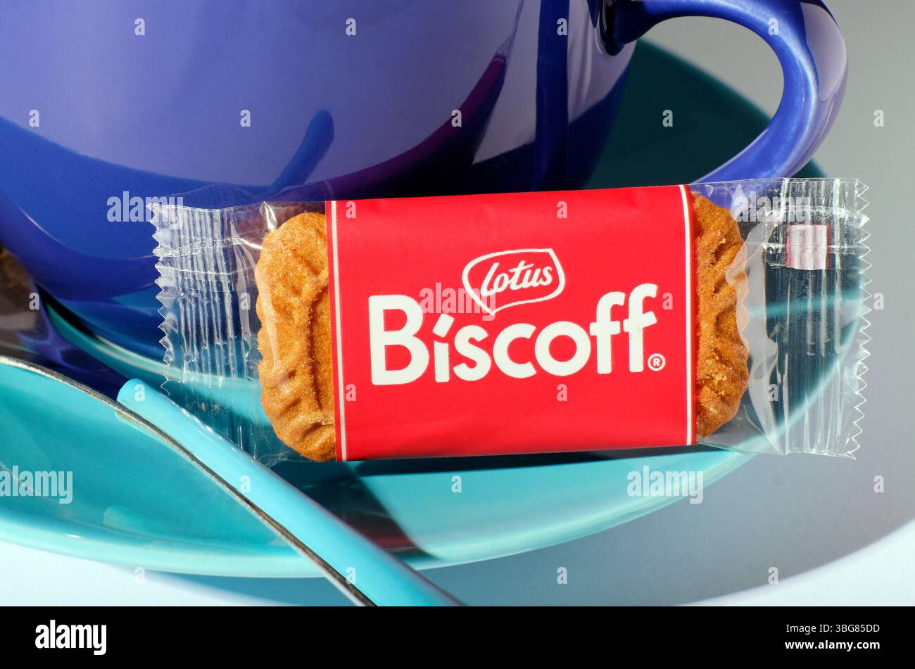Lotus biscuit in wrapper hi-res stock photography and images - Alamy
