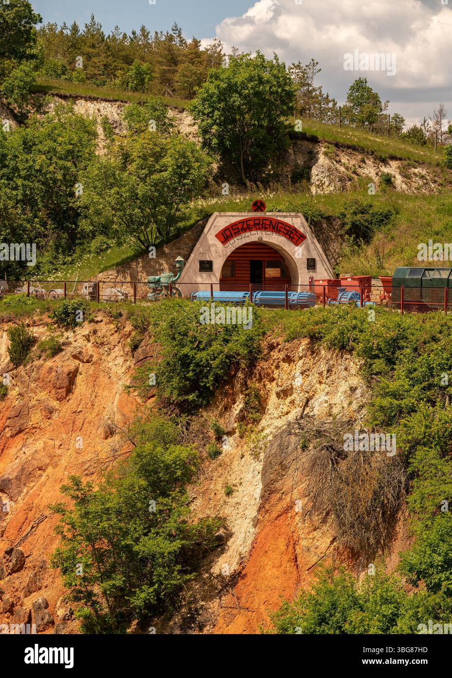 Bauxit mine hi-res stock photography and images - Alamy
