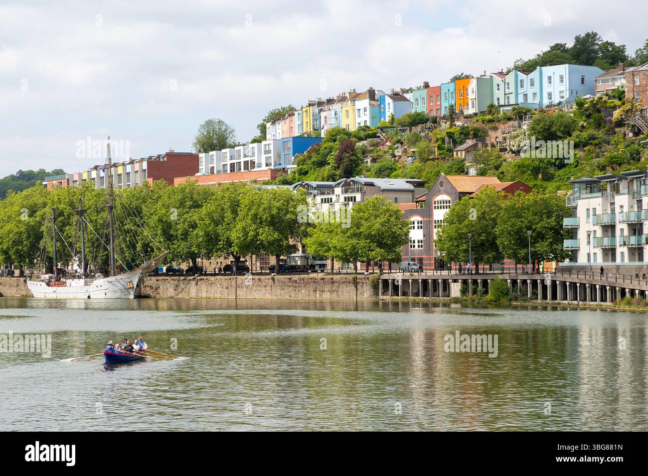 Rowers and rowing boat, Floating Harbour, Hotwells, Bristol, England ...