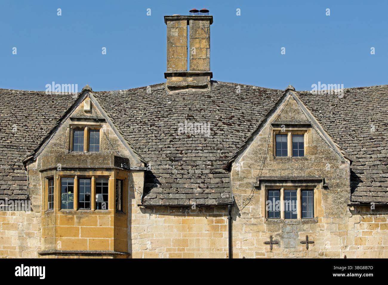 Houses, oriel windows, High Street, Chipping Campden, The Cotswolds ...