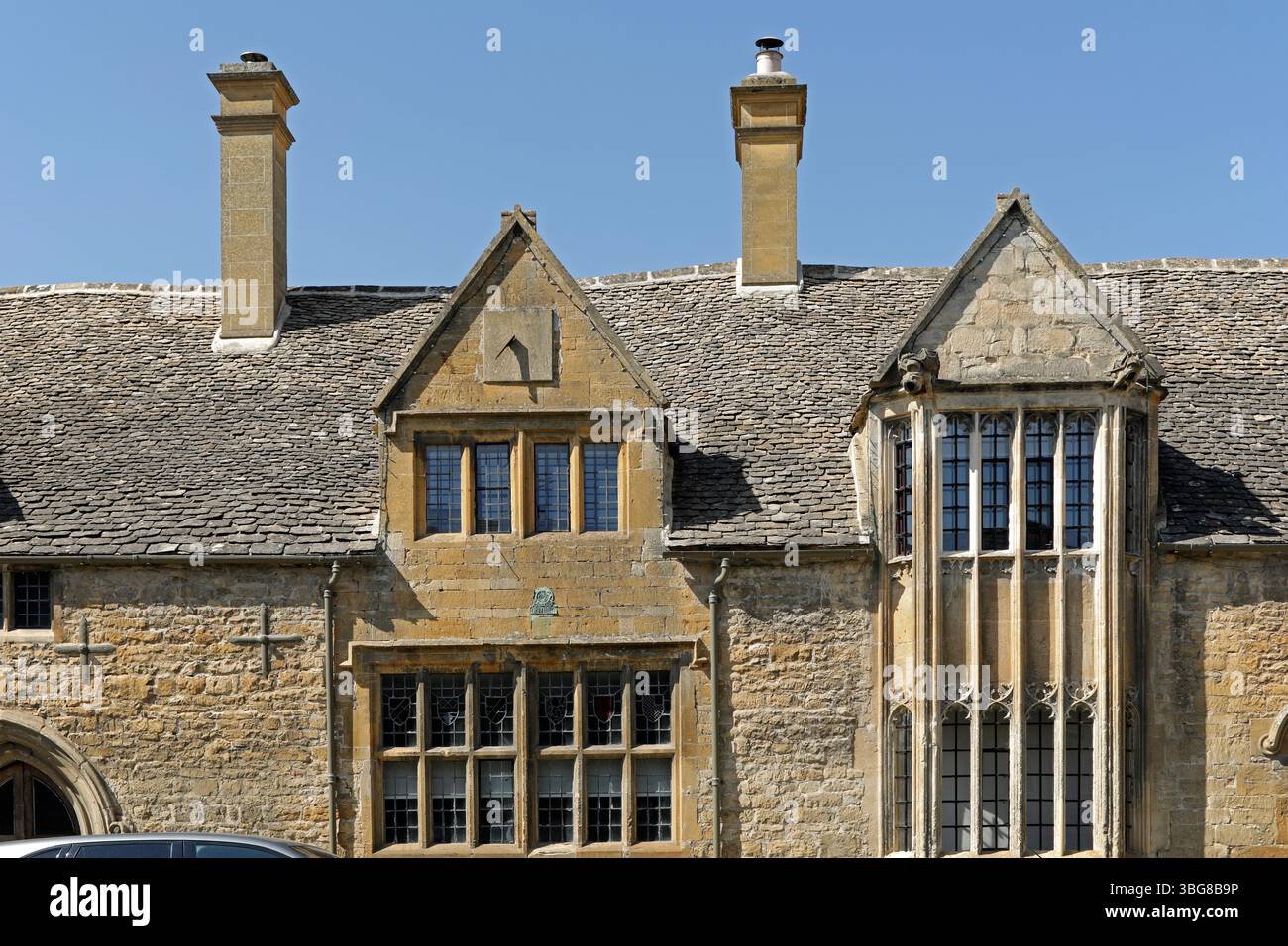 Oriel windows, houses, High Street, Chipping Campden, The Cotswolds ...