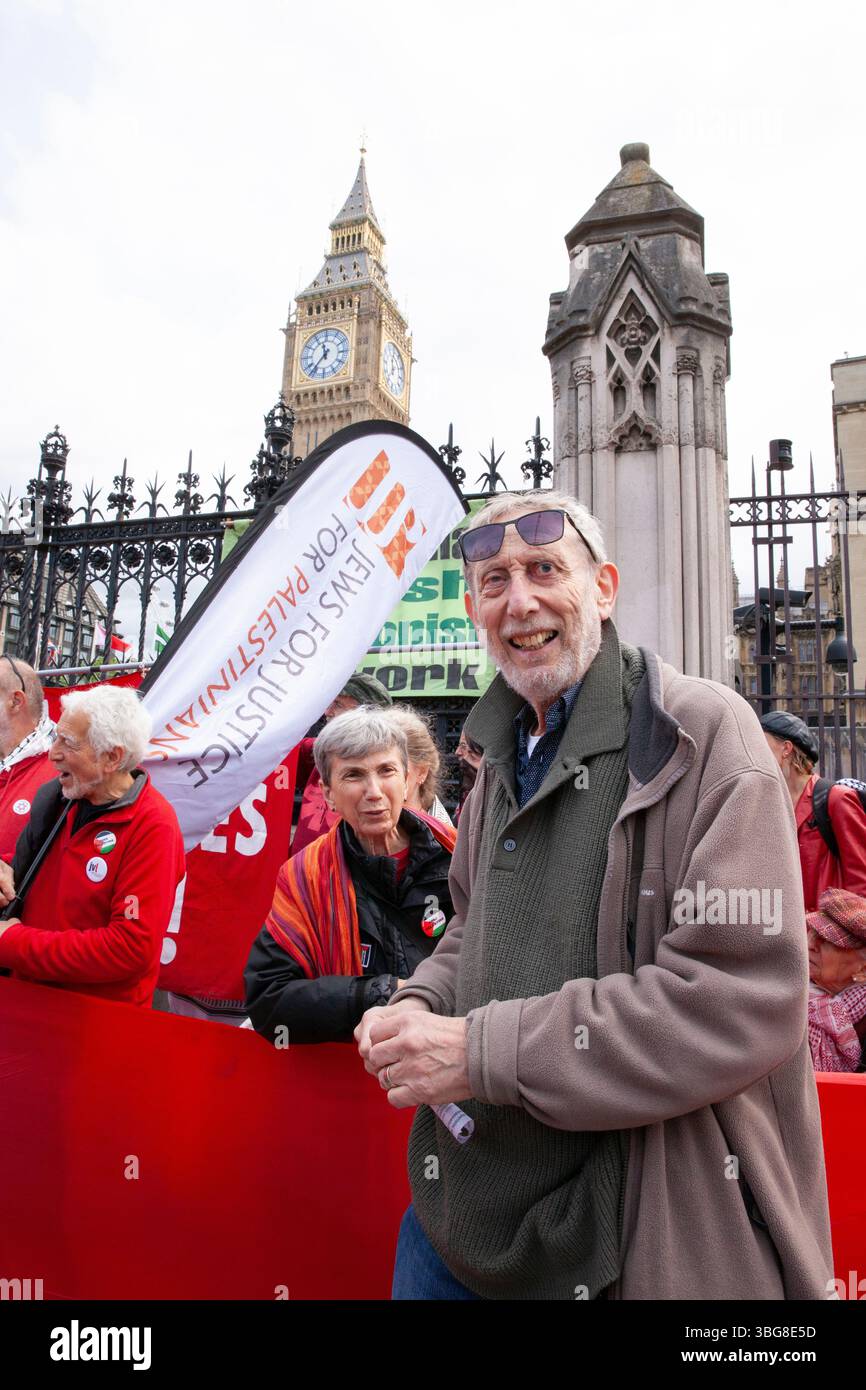 London, UK. 4th June, 2025. Tens of thousands of protestors wearing red ...