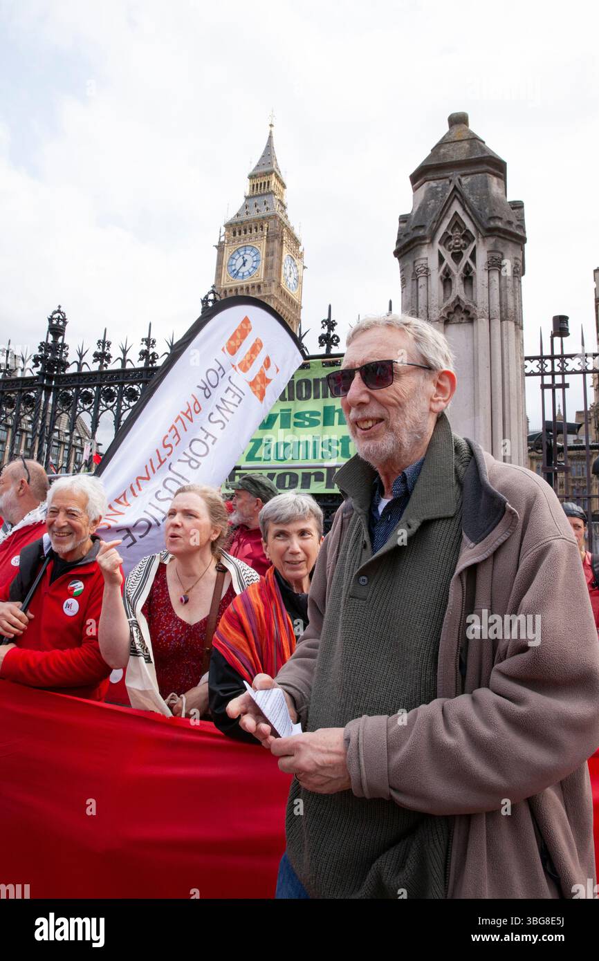 London, UK. 4th June, 2025. Tens of thousands of protestors wearing red ...