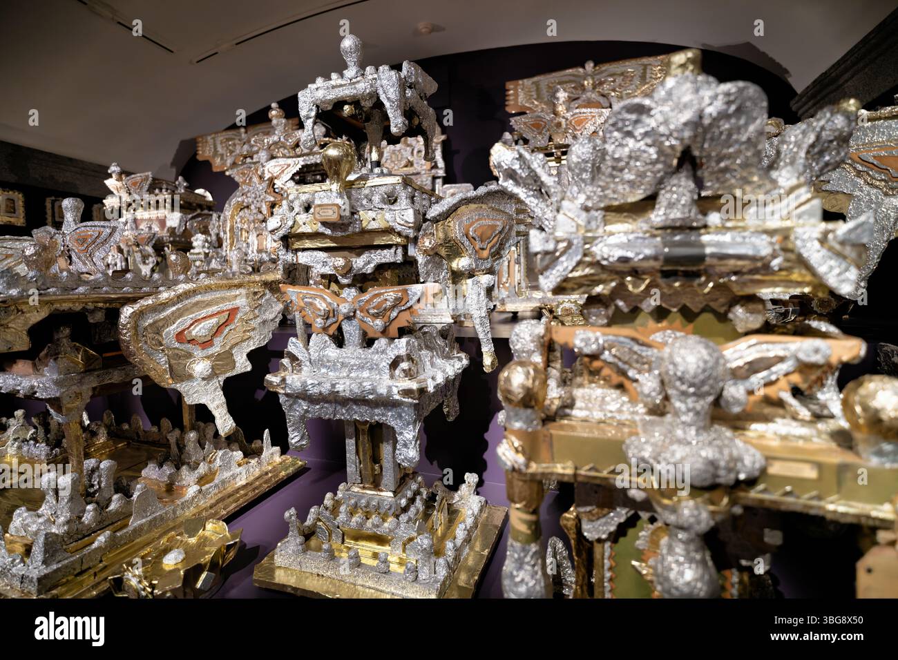 WASHINGTON, D.C. — James Hampton's monumental work "The Throne of the ...