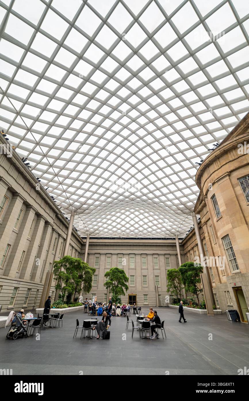 WASHINGTON, D.C. — The Robert and Arlene Kogod Courtyard at the ...
