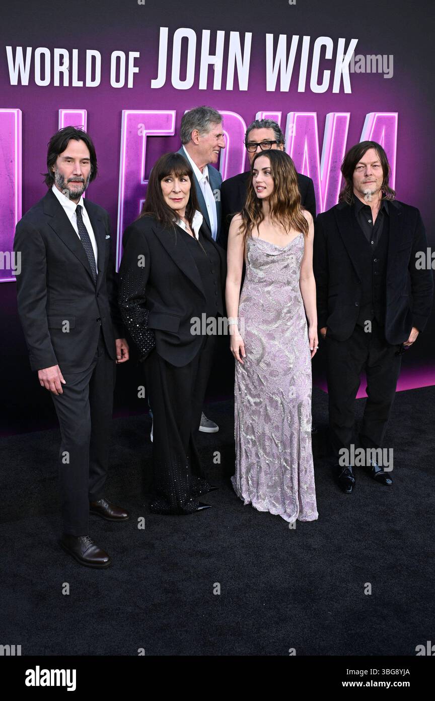 Keanu Reeves, Anjelica Huston, Gabriel Byrne, Ana de Armas, Ian McShane ...