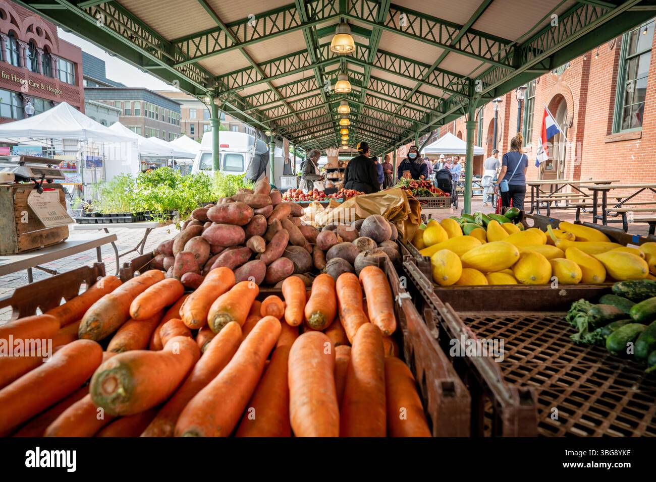 Destination prominently displayed hi-res stock photography and images ...